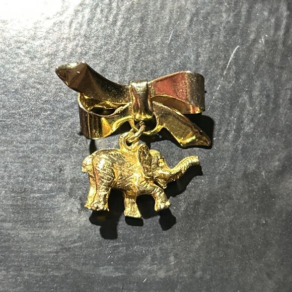 Elephant | Jewelry | Vintage Gold Tone Bow Dangling Elephant Pin Brooch ...